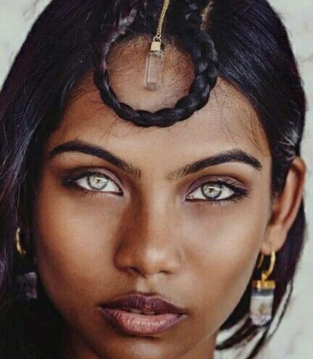The Enigma Of The Stunning Kaleidoscope Of Ebony Queens' Eyes - SAXS